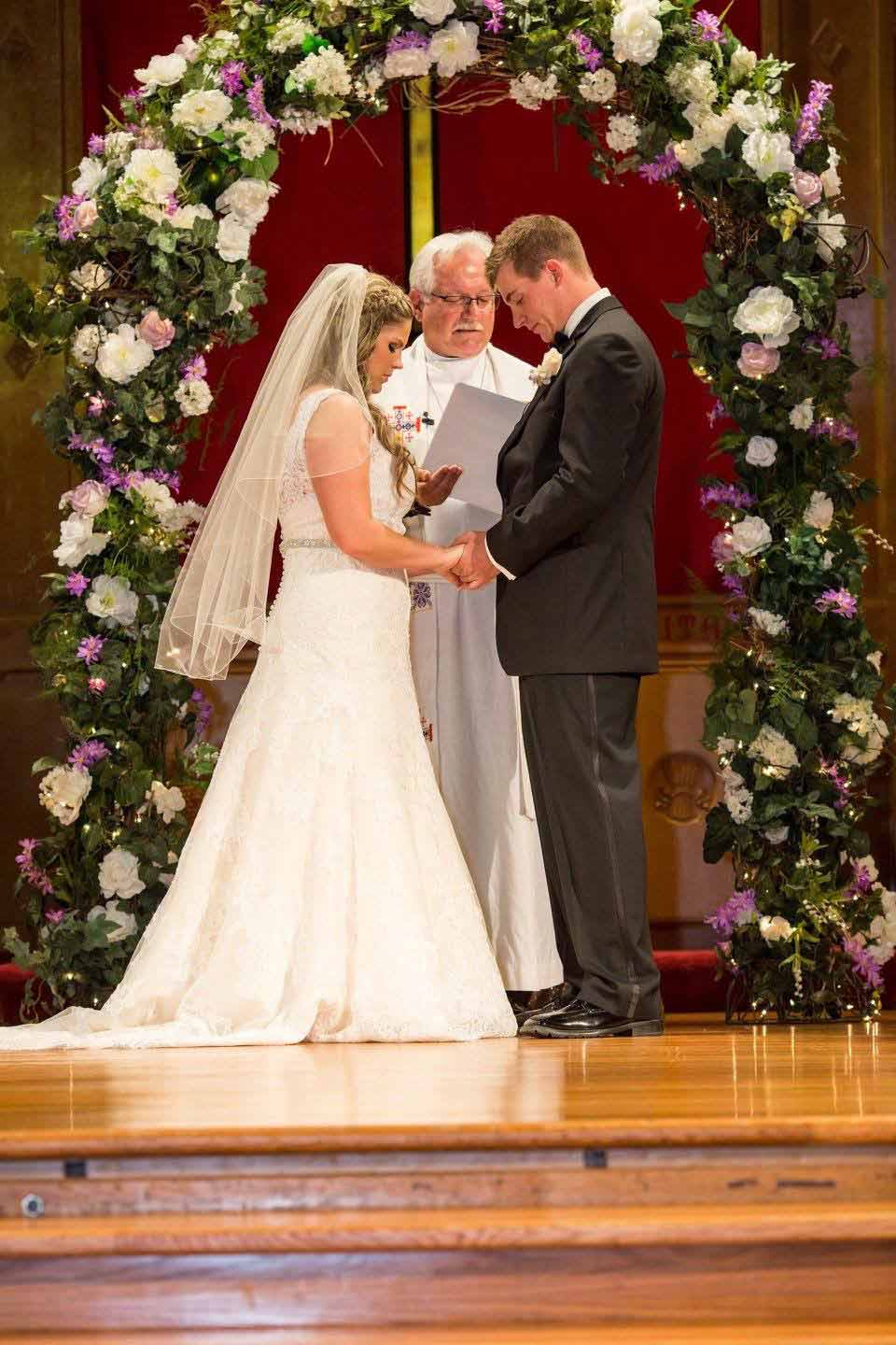 Elegant Photo of Wedding Chapel Decorations - regiosfera.com